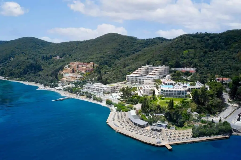 Корфу: готель з панорамним видом на Іонічне море Marbella Corfu 5* від ...